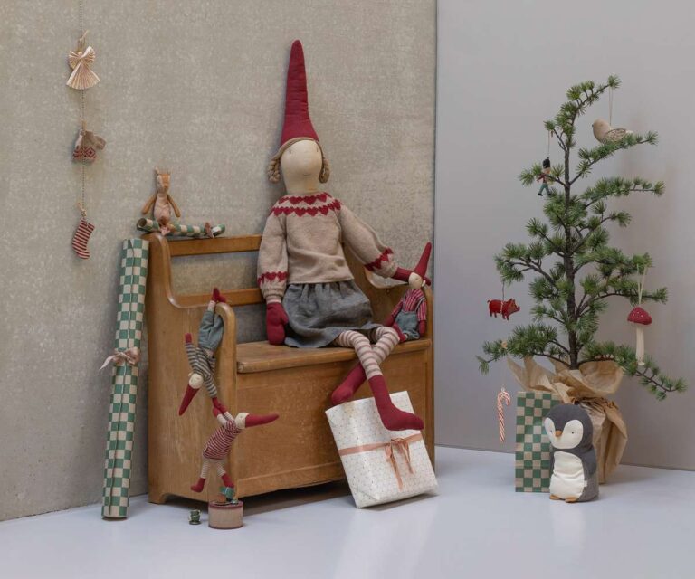 Nisse nr 6 - Pige i strikket sweater m/hjerte • Linds Living